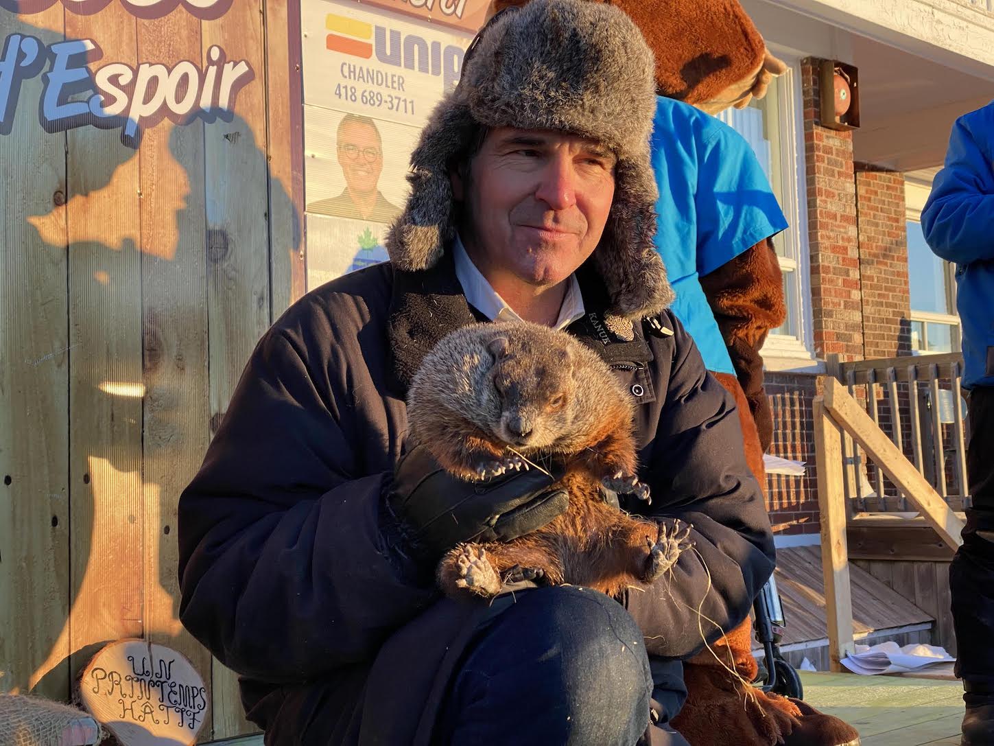 Fred la marmotte prédit un printemps tardif ! - Bleu FM - Sainte-Anne ...